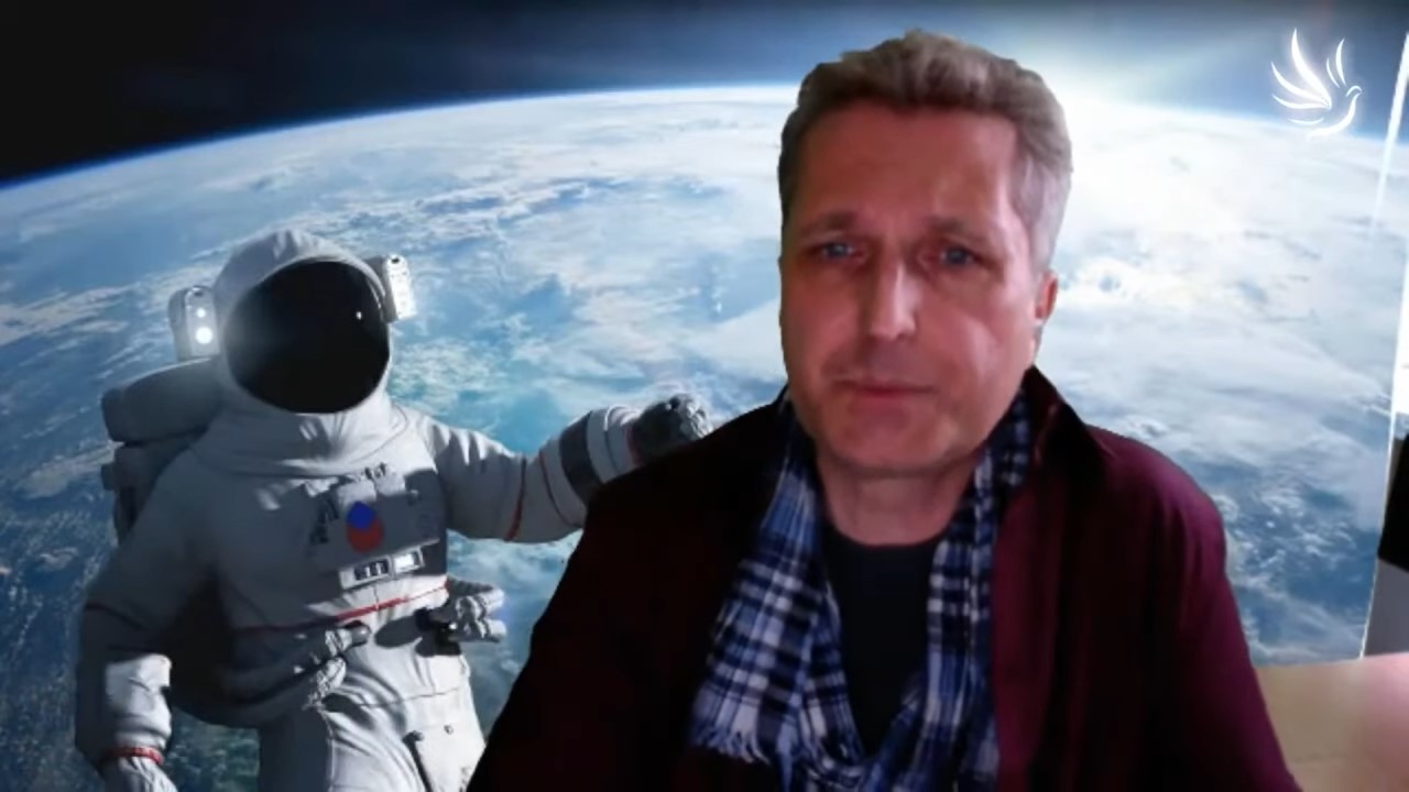 Robert Bernatowicz, Sestřih: Mise na planetě Bohů - Cesty k sobě